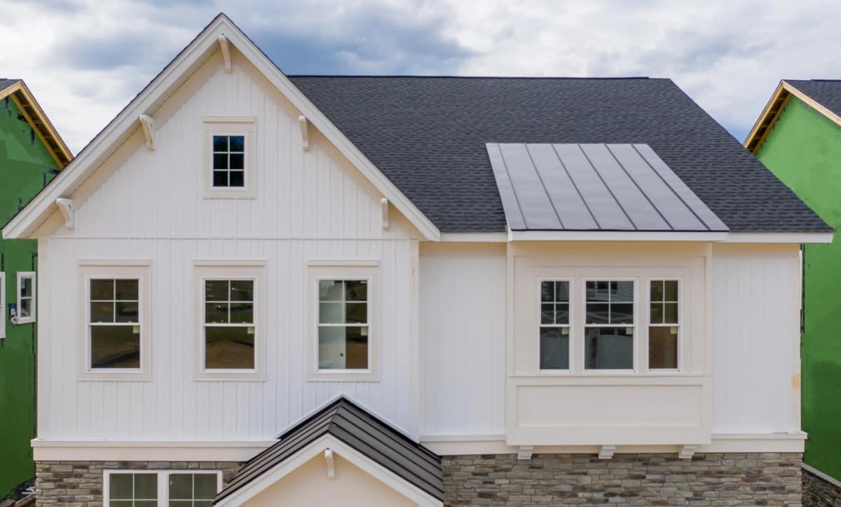 How To Cut Vinyl Siding In 3 Easy To Follow Steps (DIY Guide)