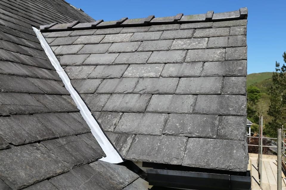 How To Choose Best Roof Shingles For Your Home?