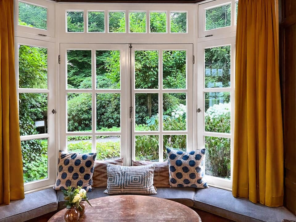 Bow Window Vs Bay Window: What's The Difference?