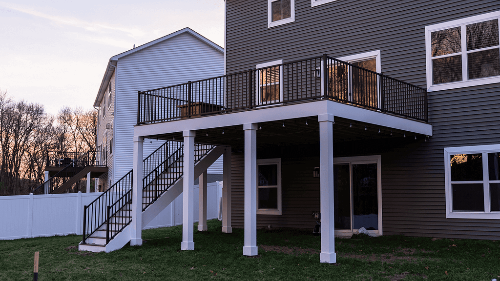 Toasted Sand Trex Deck | Voyager Exteriors