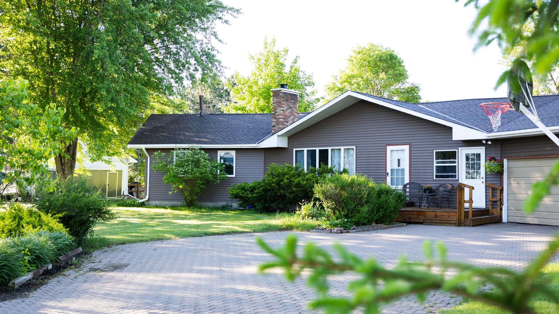 Brandy Wood Mastic Siding | Voyager Exteriors