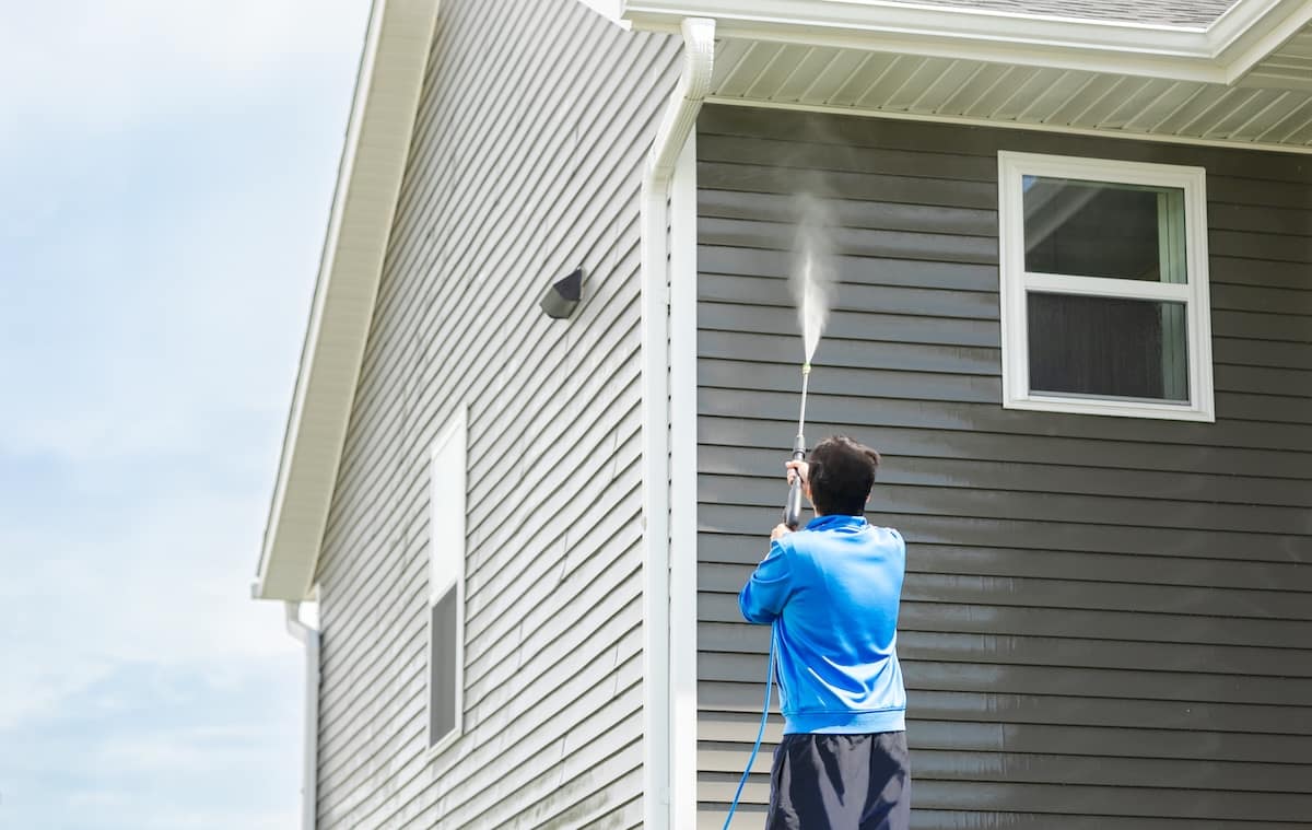 How To Clean Vinyl Siding? (5 Expert Tips)