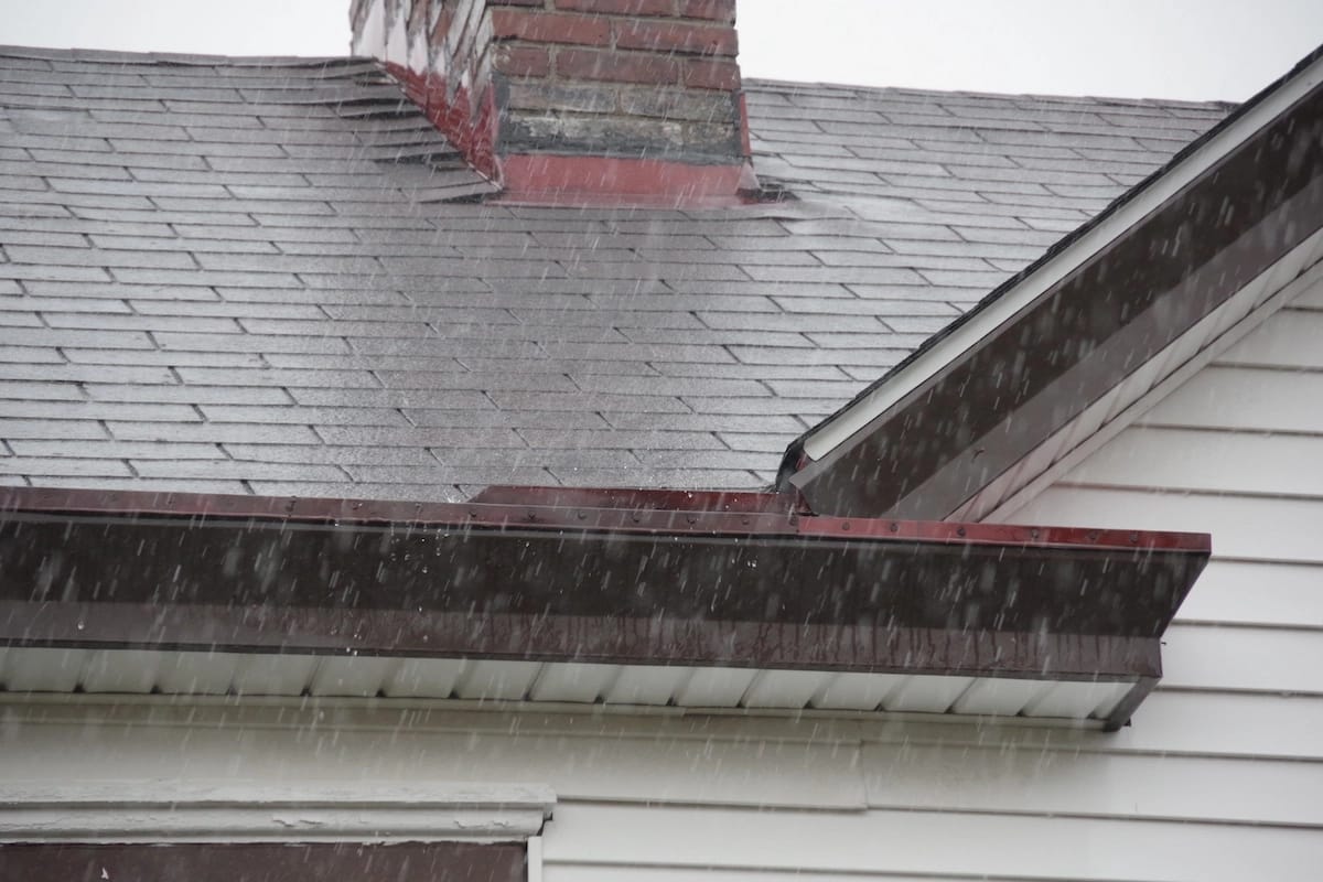Gutters Overflowing in Houston? Here’s What You Can Do to Fix It
