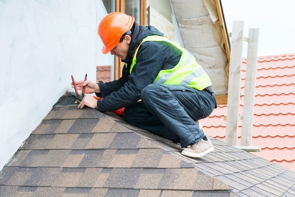 Top 10 Roof Repair Tips for Houston Homeowners | Amstill Roofing