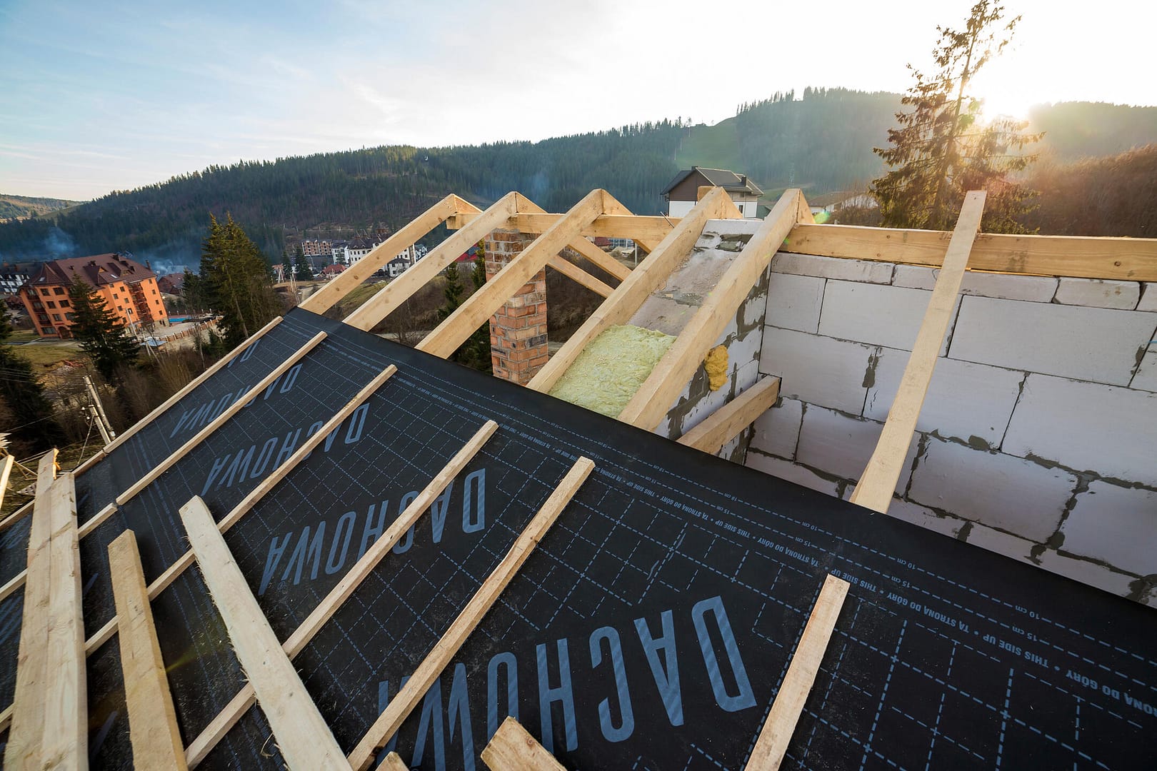 5 Types Of Metal Roof Underlayment Options For Your Home