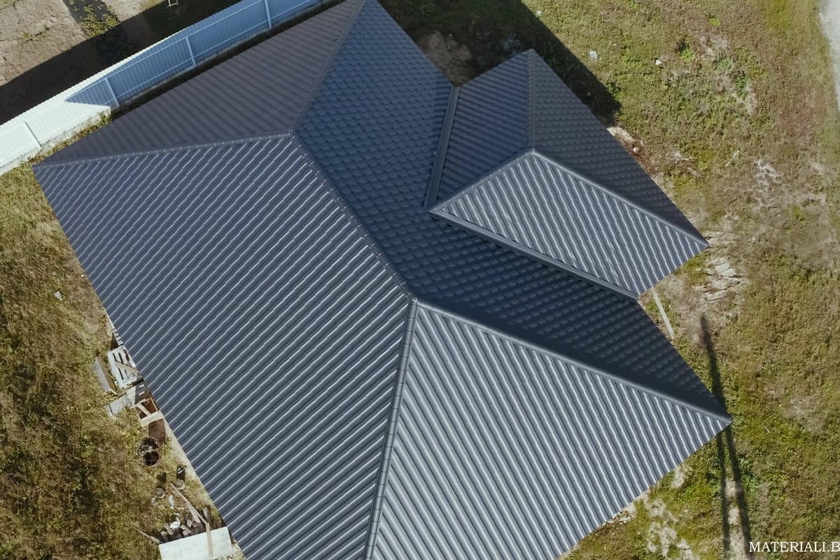 4 Stunning Metal Roof Accents To Consider In 2024