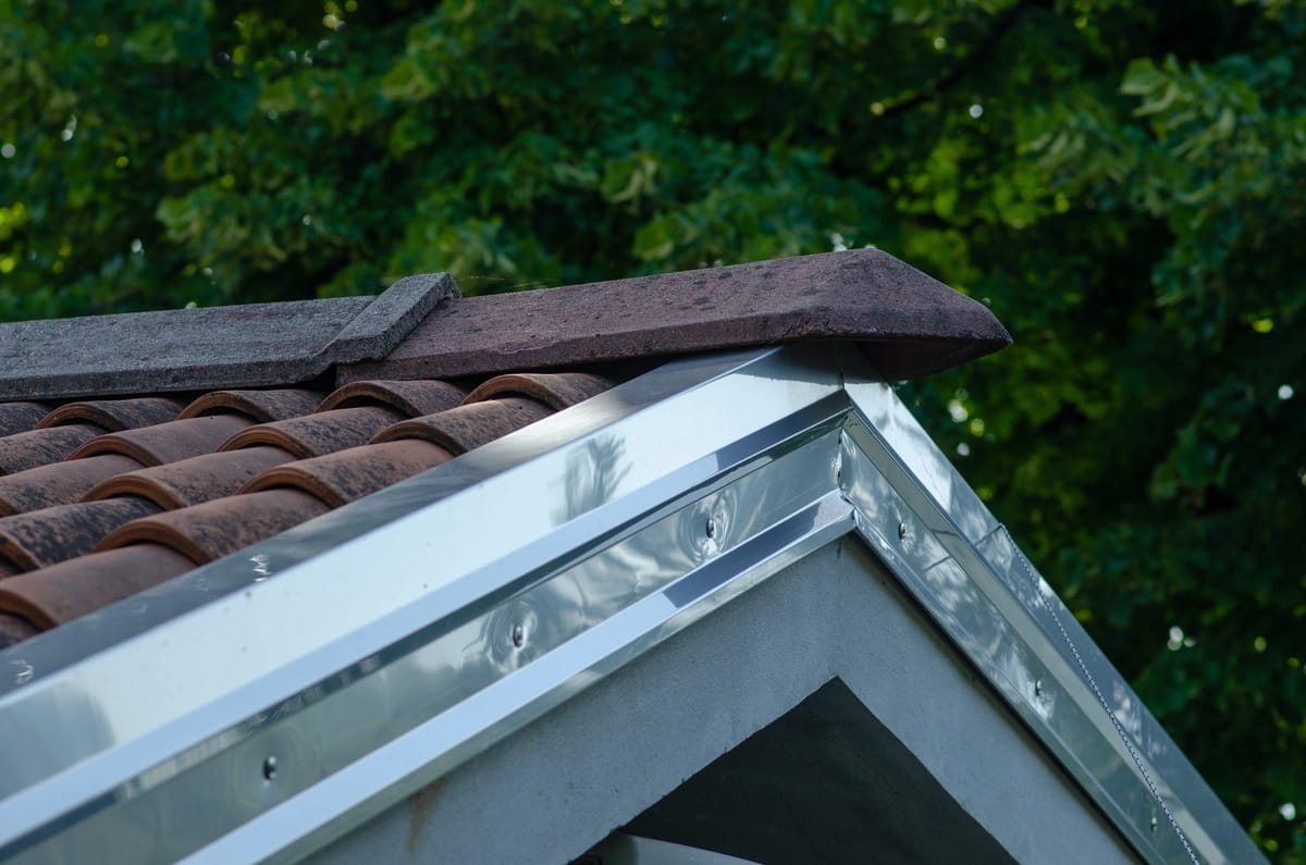 Roof Flashing Repair (Explained In 7 Steps)