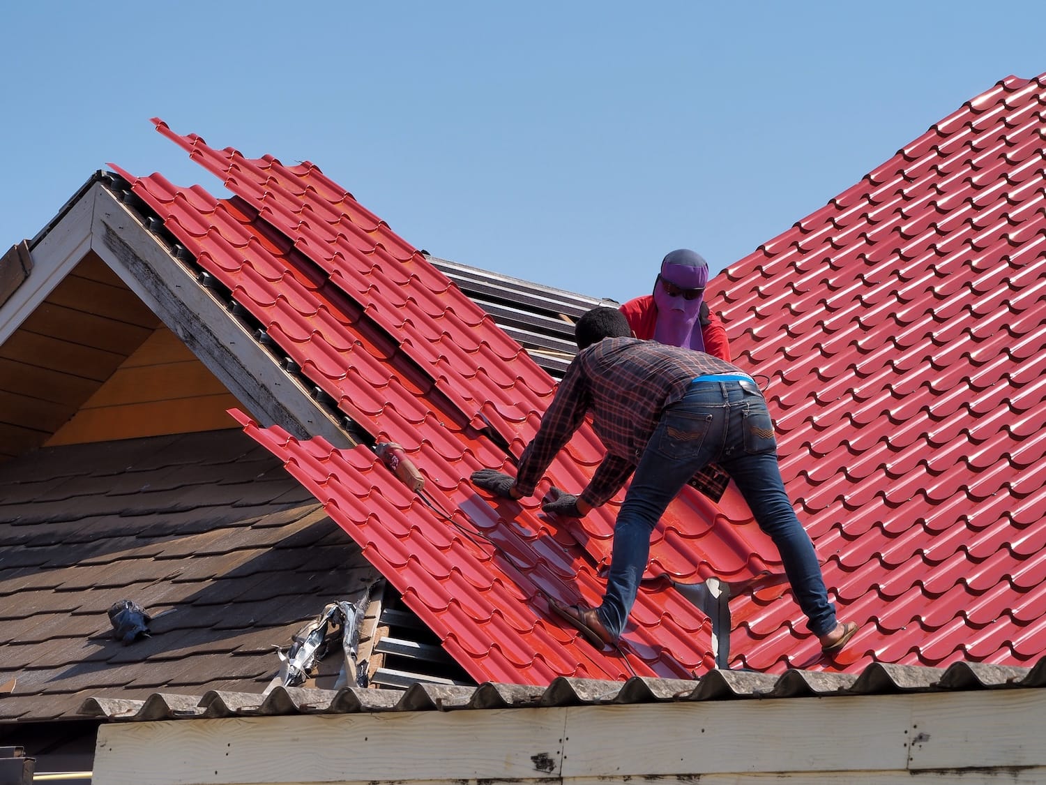 Metal Roof Installation: Step By Step Guide