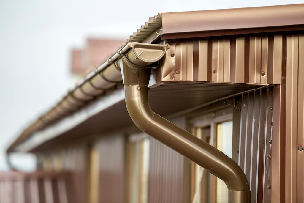 5 Best Gutters For Metal Roof Drainage (Cost, Benefits...)