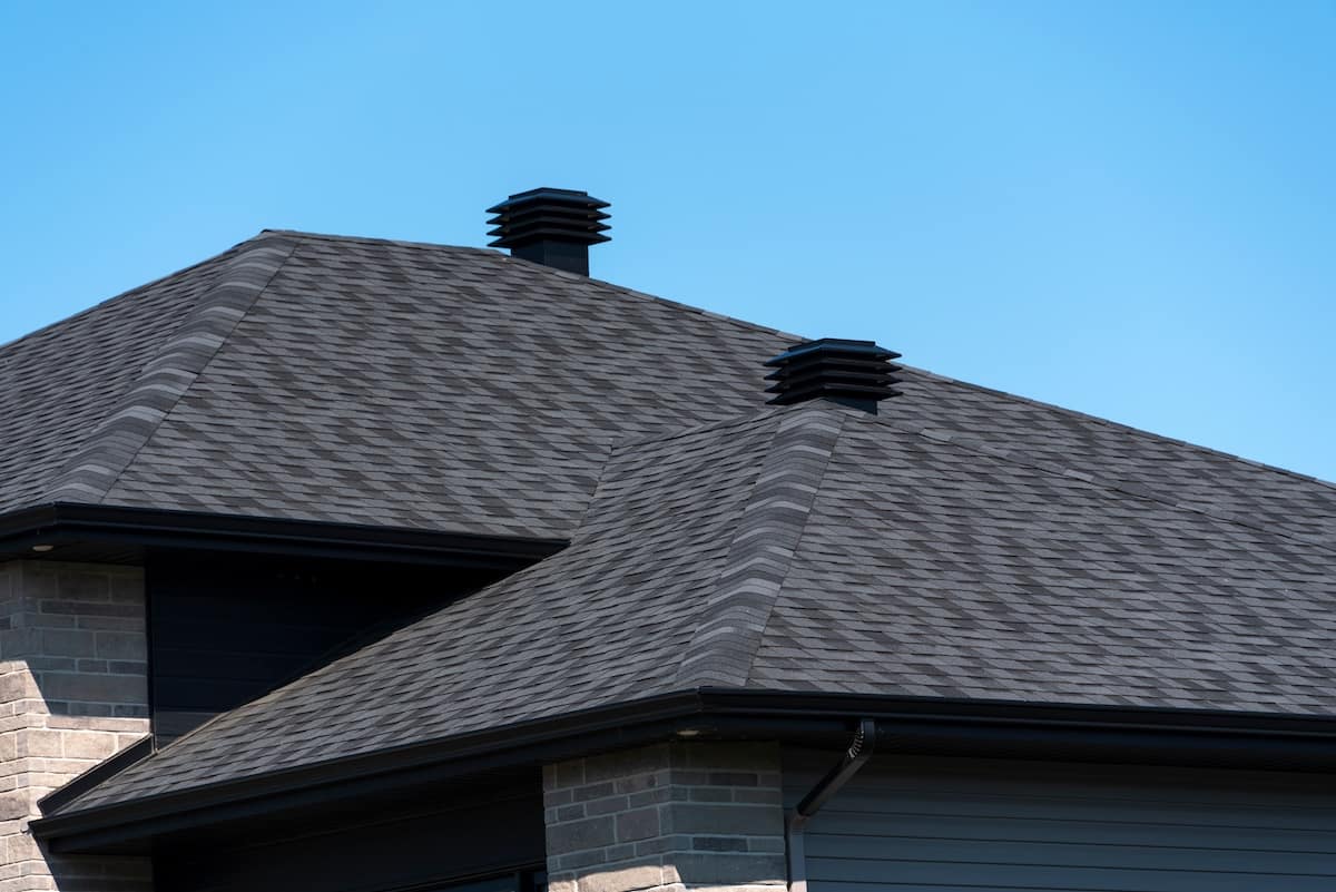 4 Reasons To Use Black Shingles For Your Roof