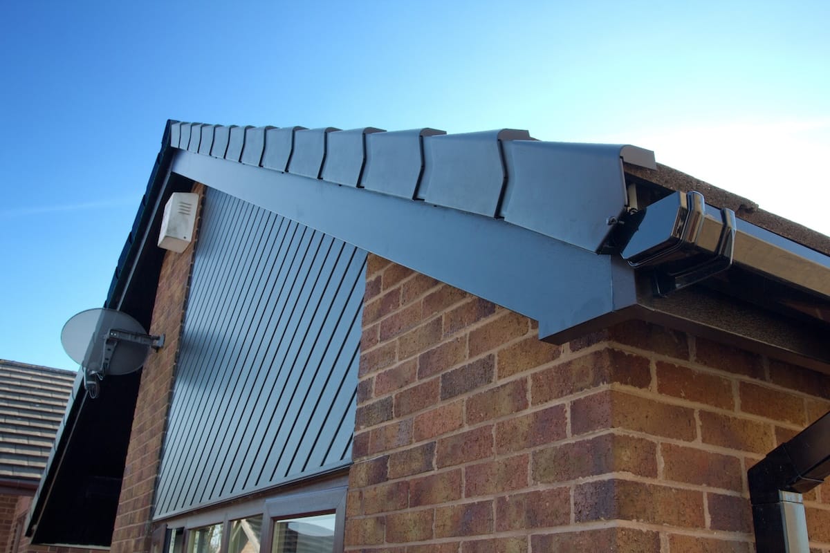 Fascia Board Replacement: How To Remove Old Fascia
