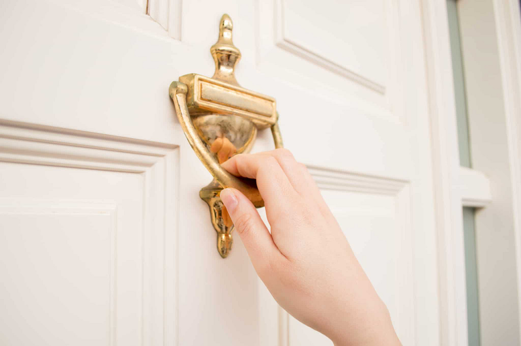 Digital Door Knocking: What Is It? And How To Win | Hook Agency