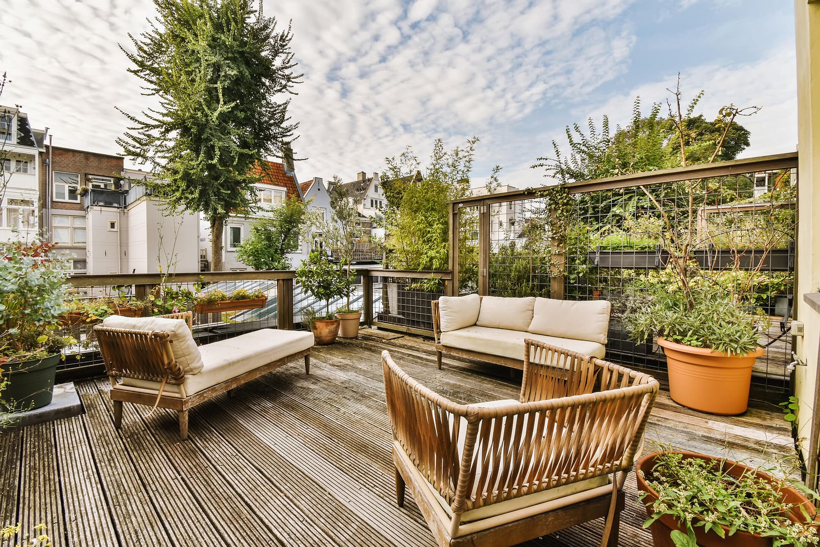 8 Modern Roof Designs For Your Home In 2024
