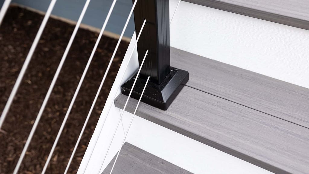 Castle Gate Timbertech Deck | Voyager Exteriors