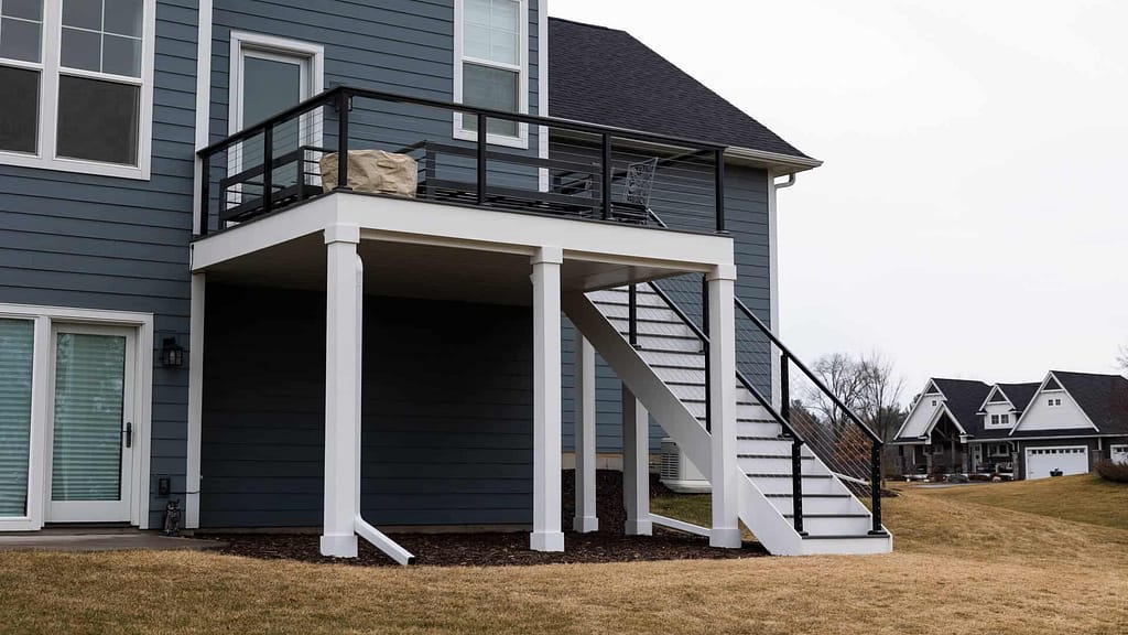 Castle Gate Timbertech Deck | Voyager Exteriors