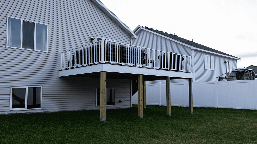 Coastal Bluff Trex Deck | Voyager Exteriors
