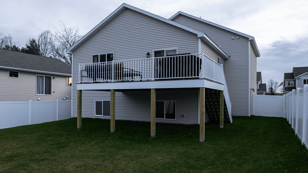 Coastal Bluff Trex Deck | Voyager Exteriors