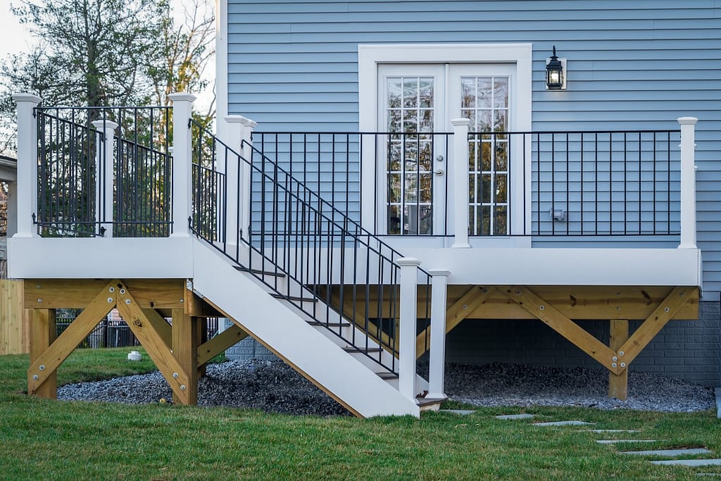 7 Most Popular House And Deck Color Combinations