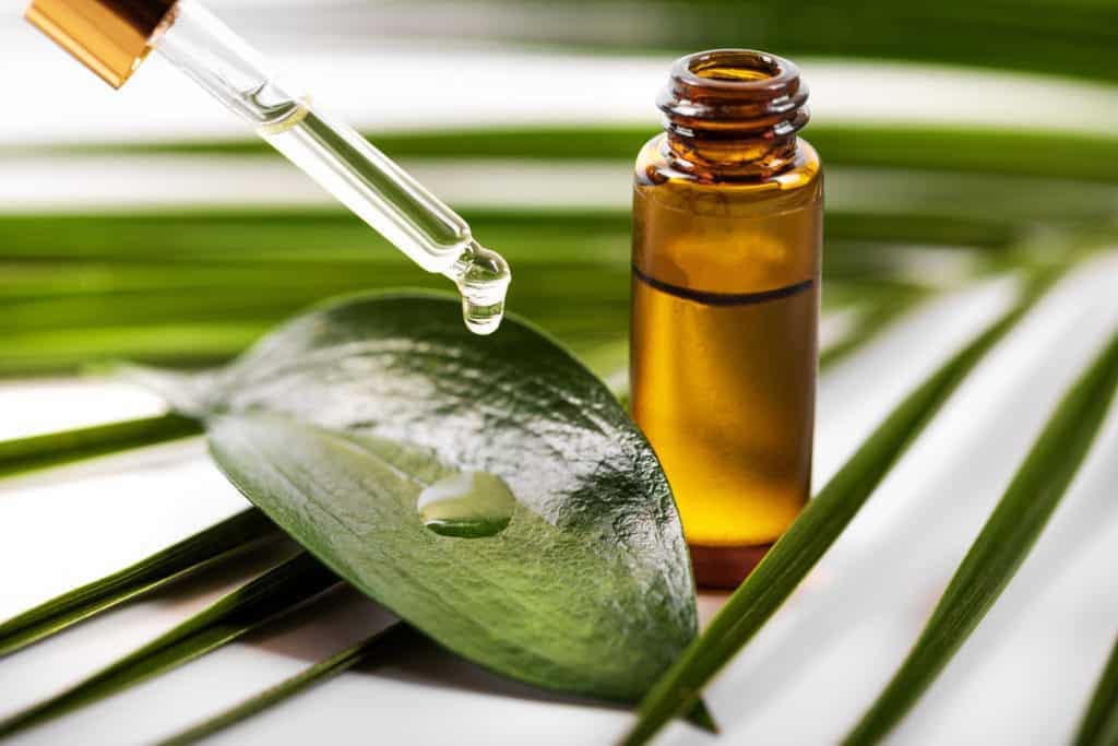 6 Tips for How To Treat A Dry Socket (At-Home Remedies)