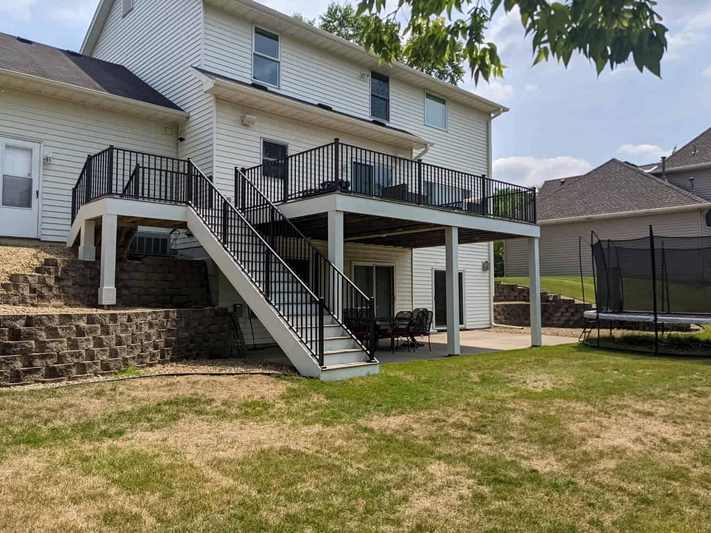 Rocky Harbor Trex Deck | Voyager Exteriors