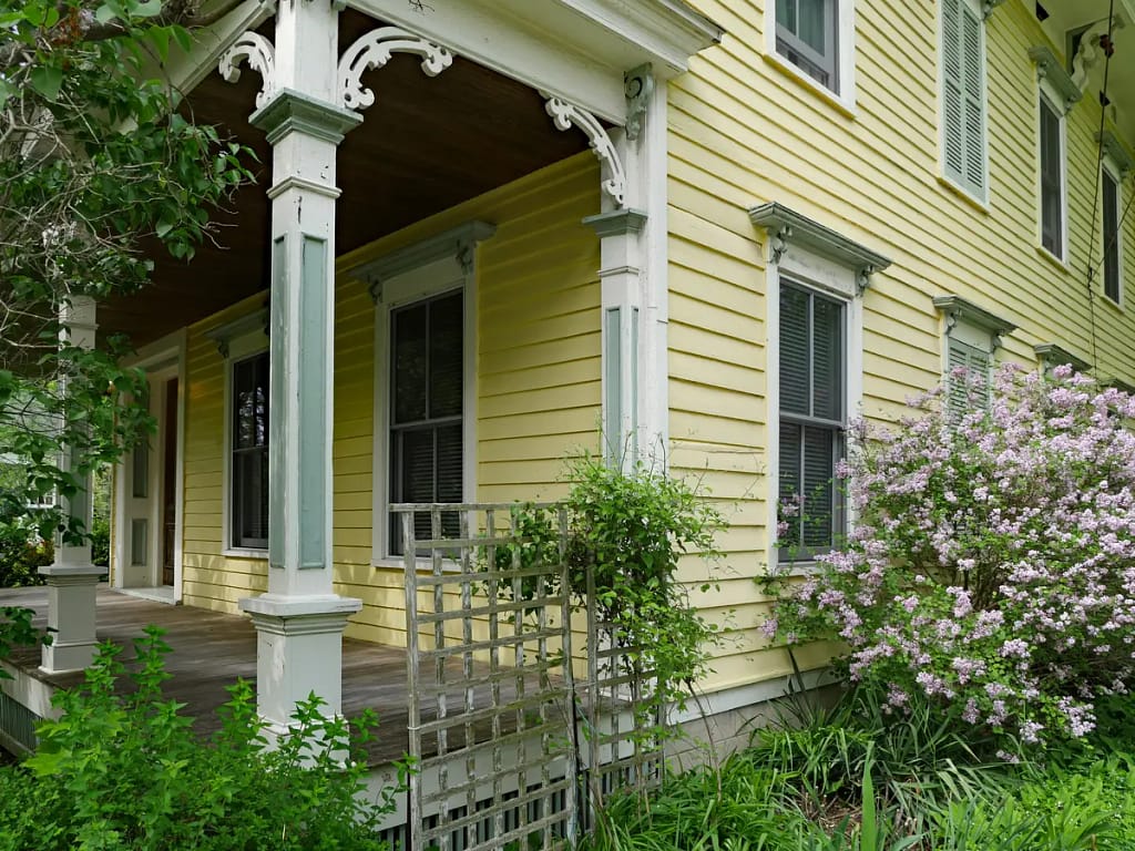 What Is Clapboard Siding? (5 Benefits For Your Home)