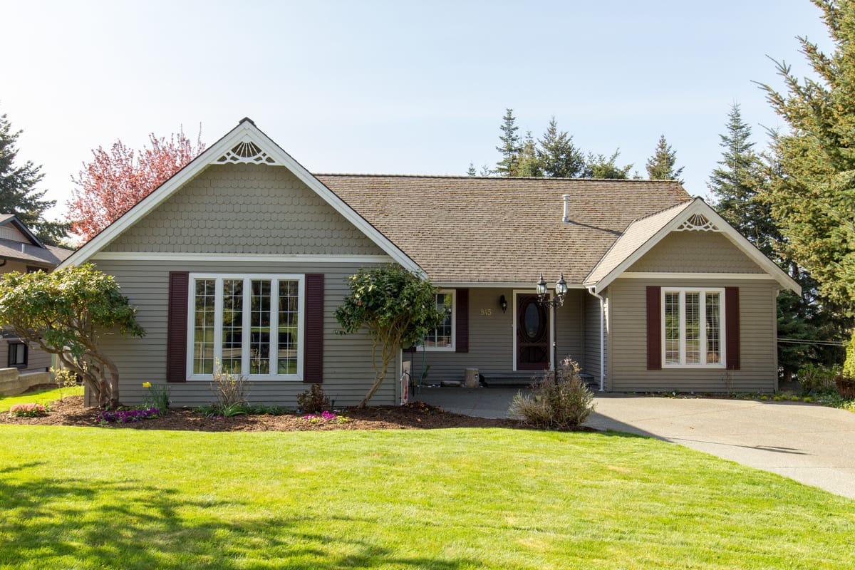 4 House And Roof Color Combinations To Boost Curb Appeal
