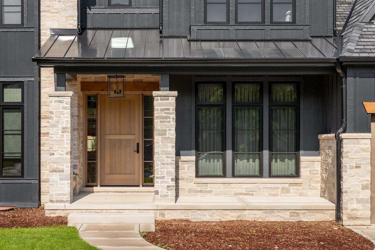What Are Pros & Cons Of Black Siding On House?