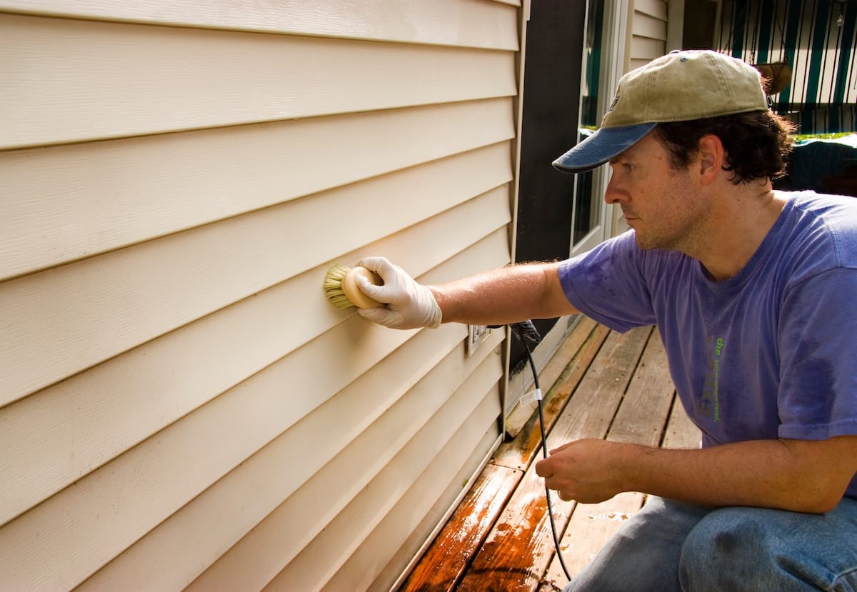 Power Washing Siding (Dos, Dont's & Tips)