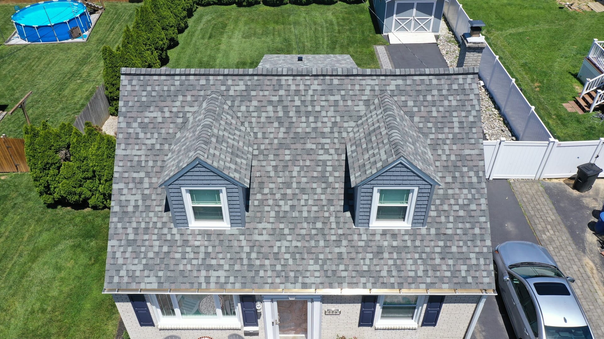 Hip Roof Vs Gable Roof: About Each Type & 3 Key Differences