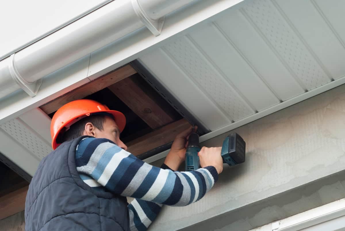 A Homeowner's Guide To Soffit Repair (2024 Update)