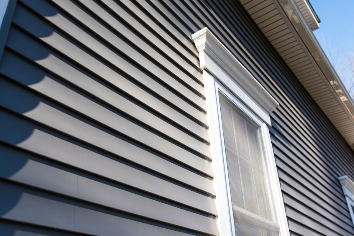 How To Remove Paint From Vinyl Siding? (6 Steps)